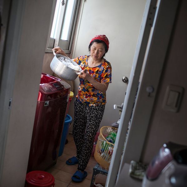 Morning No. 1 Zac / Short poem on household chores