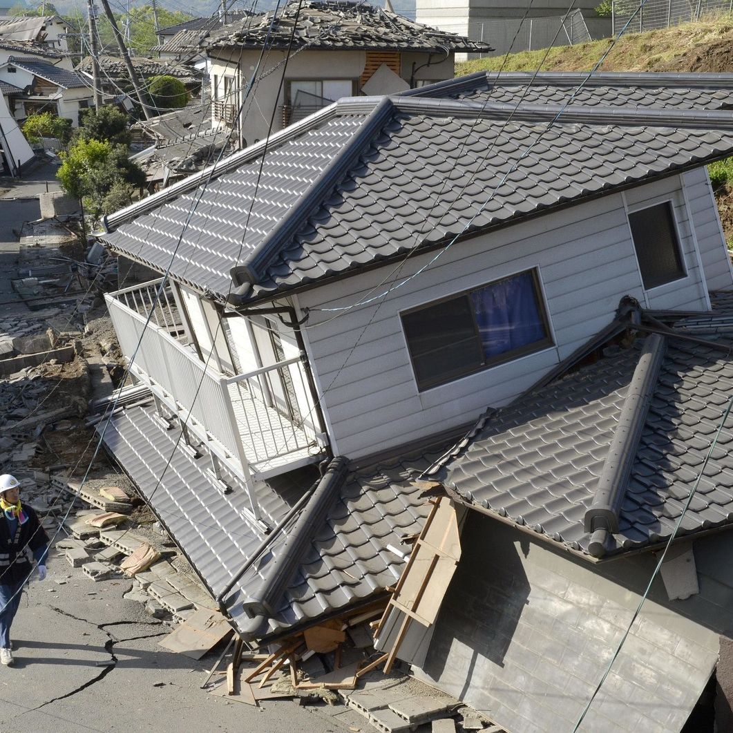 Deep Dive from The Japan Times / Chris Broad and Sharla — living the ...