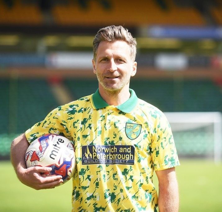 The PinkUn Norwich City Podcast / #398 Legend and fans discuss Project ...