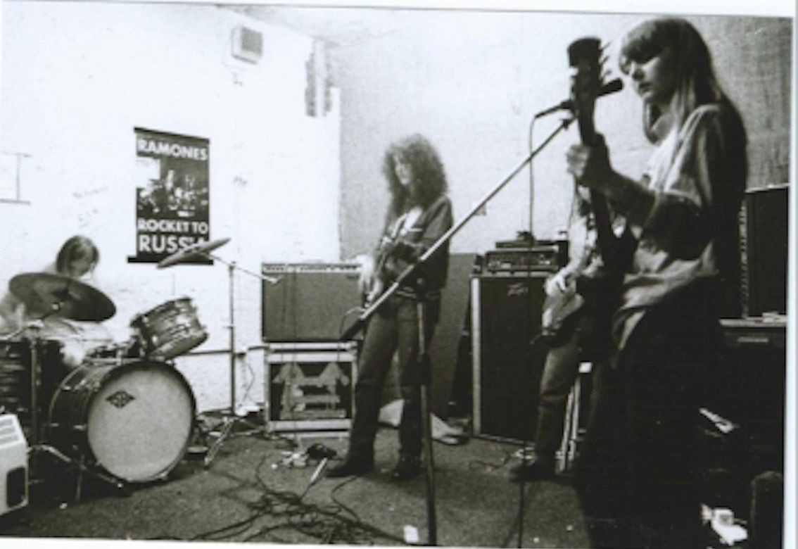 The Oasis Podcast / Debbie from Sister Lovers on Oasis getting signed ...