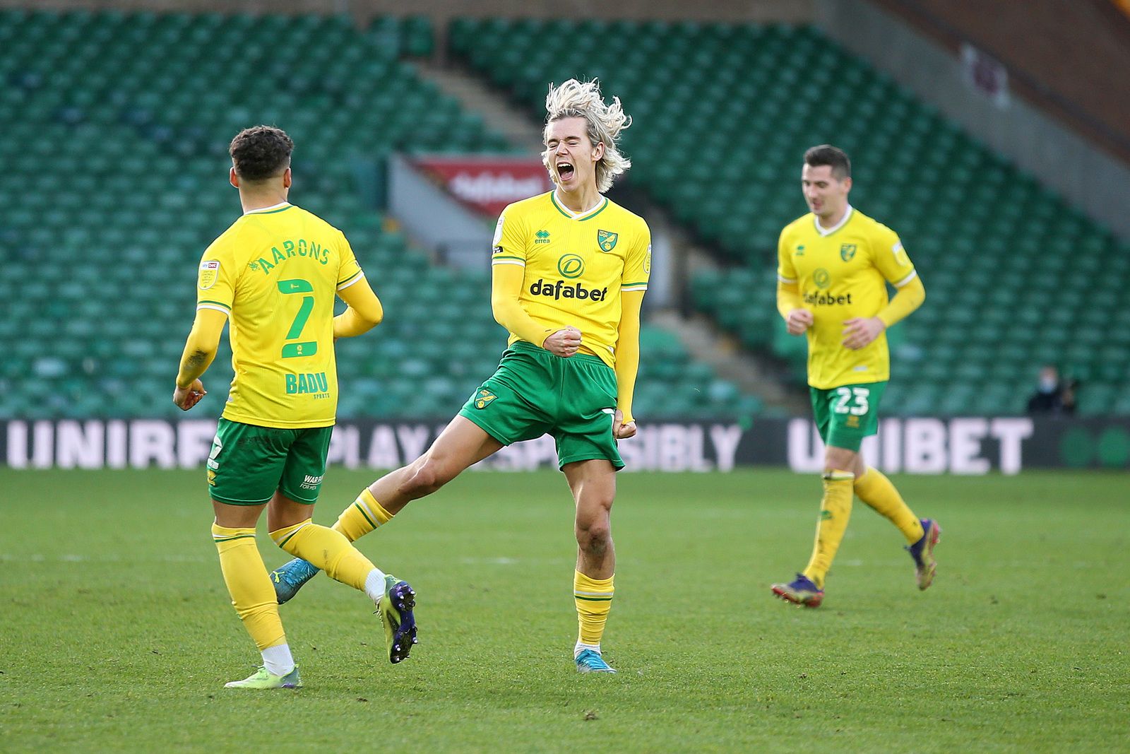 The PinkUn Norwich City Podcast / #428 Christmas number one and looking ...