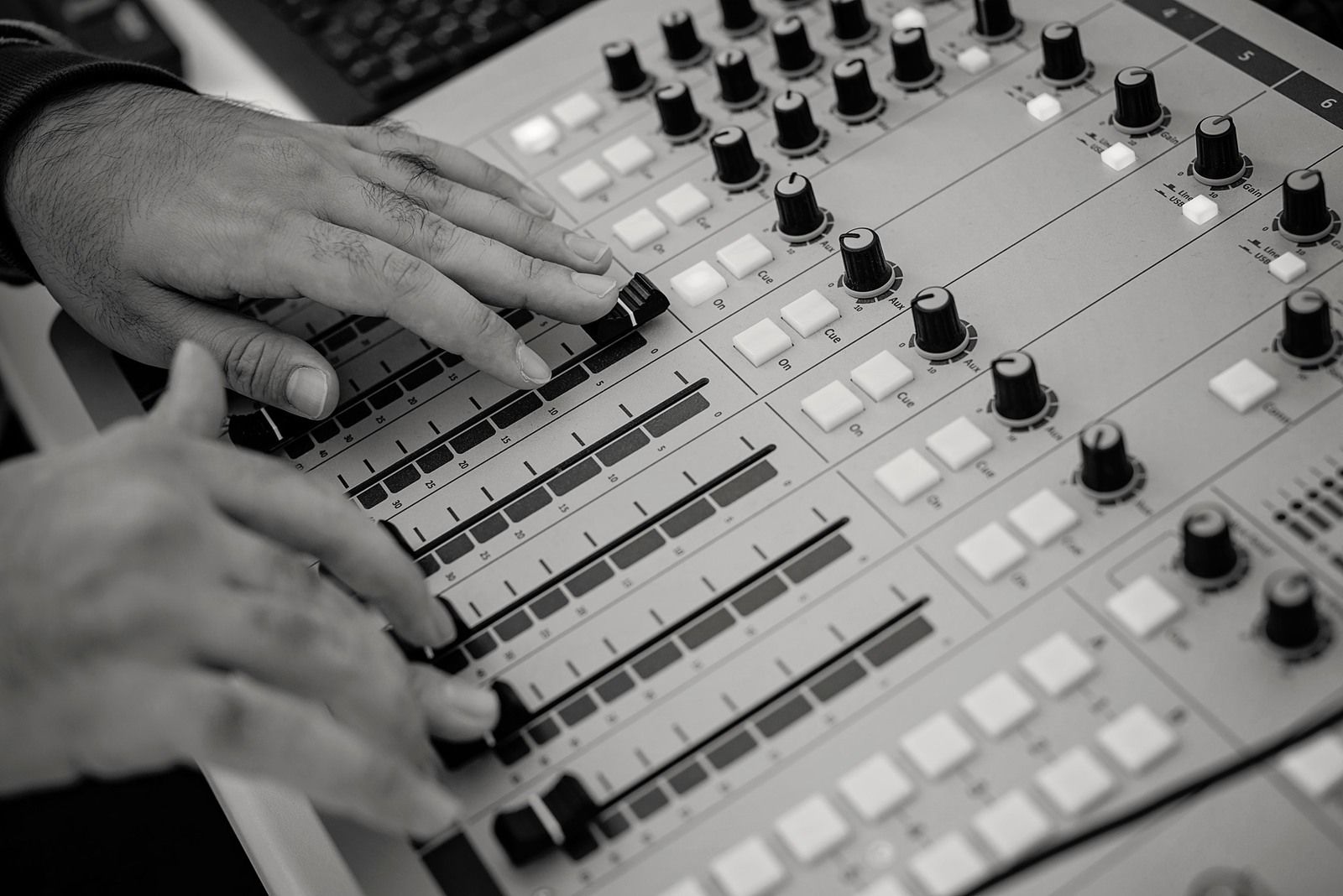 RNIB Conversations / In Conversation With Germany's First Blind Electro ...