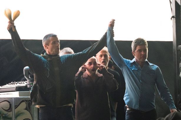 The Oasis Podcast / OASIS ARE BACK! CARDIFF NIGHT 1 GIG REVIEW